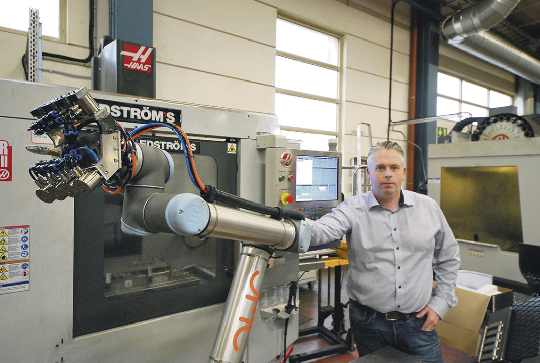 Kollaborativ robot är ny medarbetare på Andrenverken som fortsätter att automatisera stort och ...