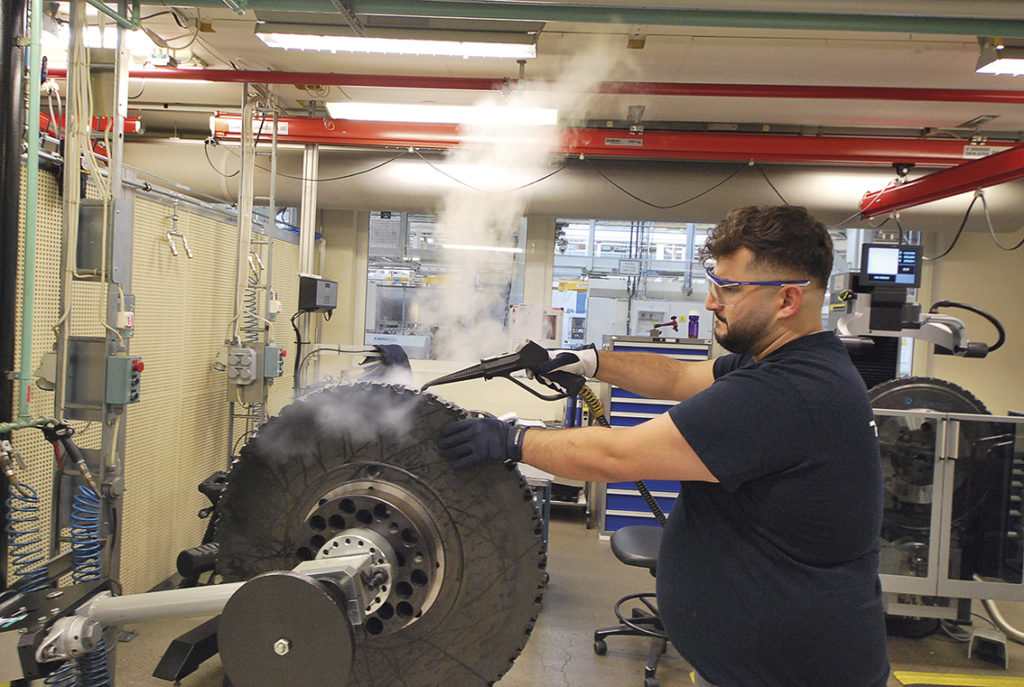 Kraven ökar på snabbare processer, när nu branschen kliver in i en fas ...